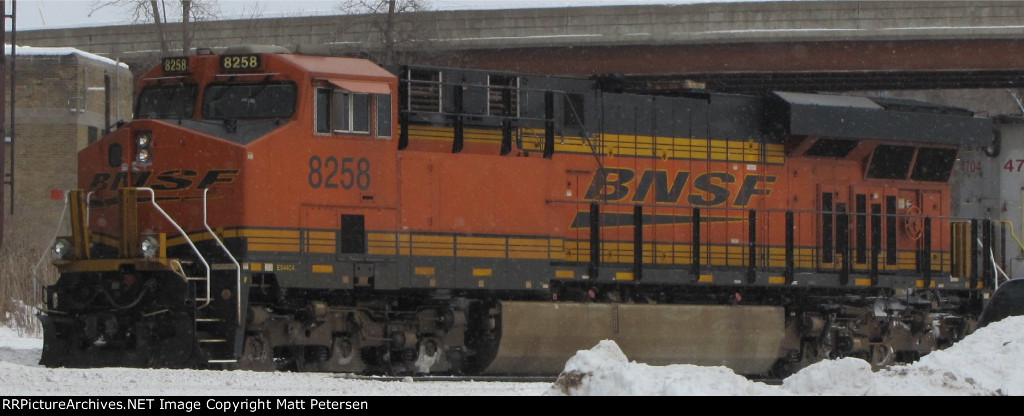 BNSF 8258